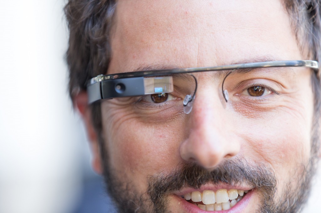 El paradigma de usar las Google Glass en público - Social Geek